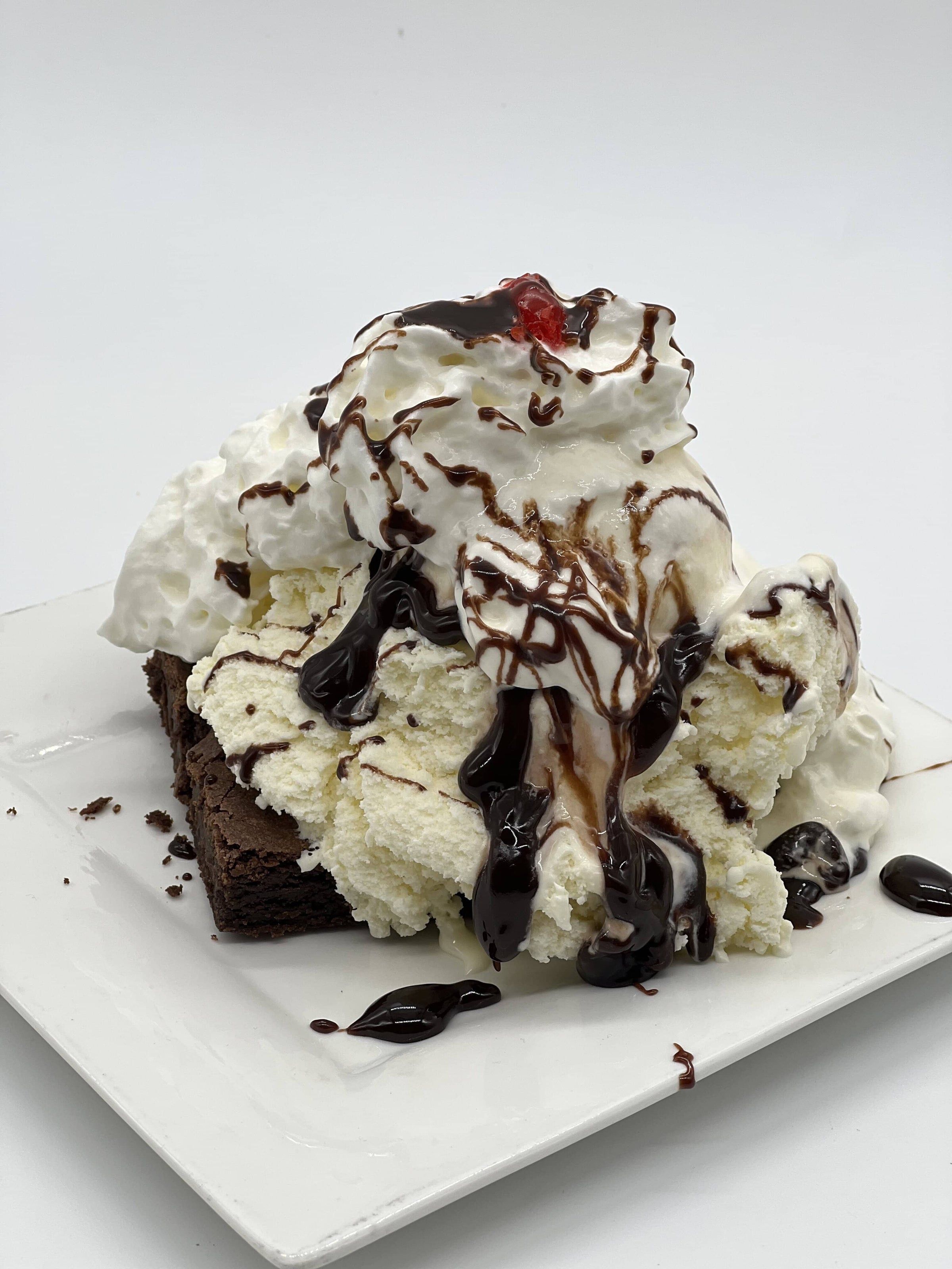 Hot Fudge Brownie Sundae